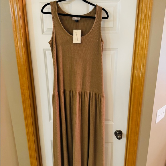 Universal Thread | Dresses | Universal Thread Brown Sleeveless Scoop ...